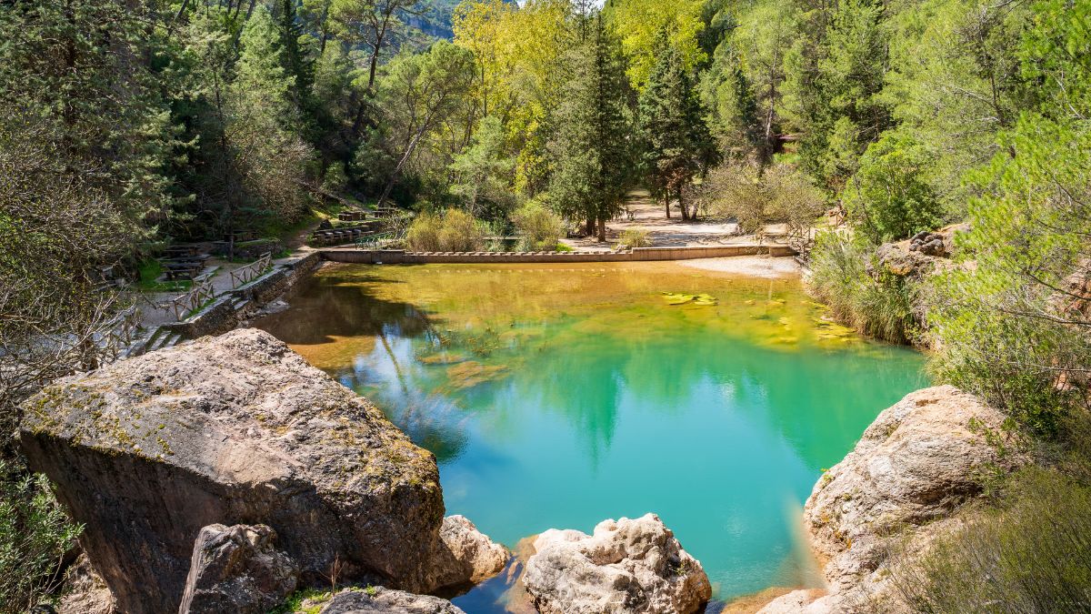 Las 10 piscinas naturales gratis que ponen en jaque al Termalismo del Imserso